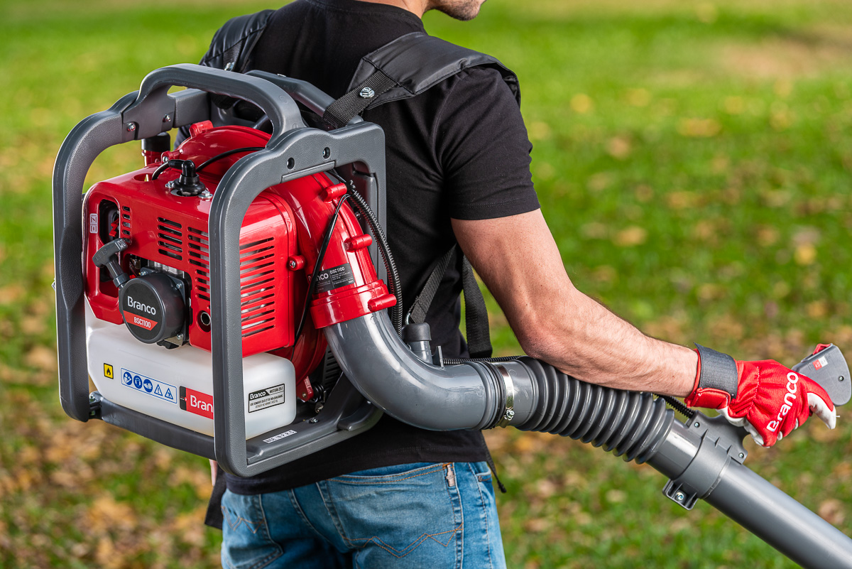 Soprador de folhas: um equipamento indispensável na limpeza dos jardins
